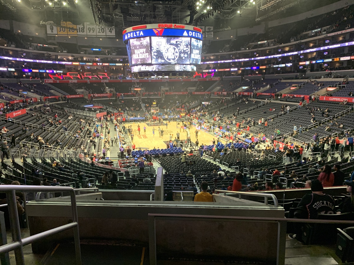 Just got to the Staples Center. Jazz better win tonight.